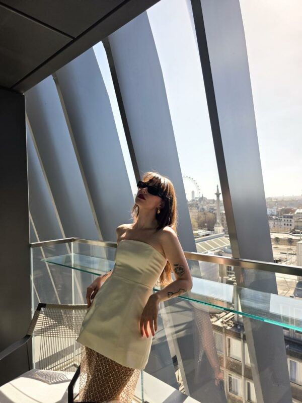 Elena Moore – Borow