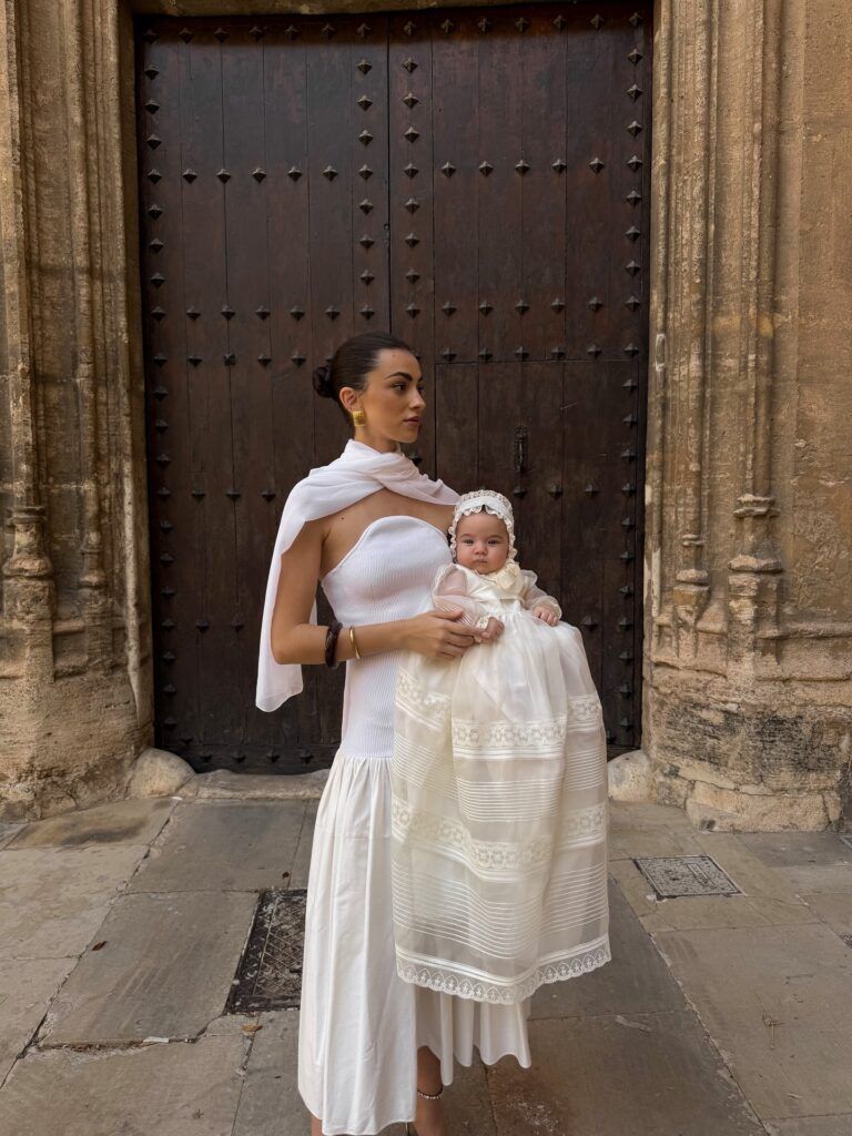 Elena Moore – Borow