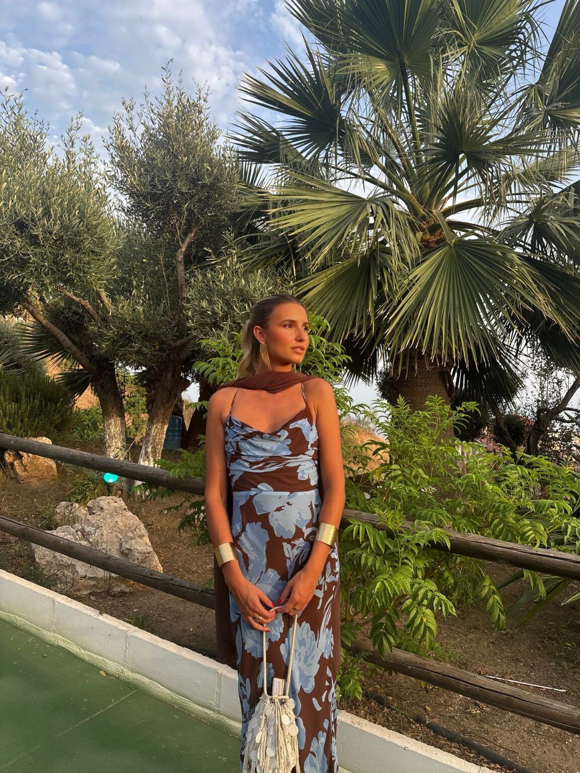 Elena Moore – Borow